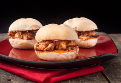 Mini burger (poulet) | Piri Piri | Frais, généreux et abordable ...